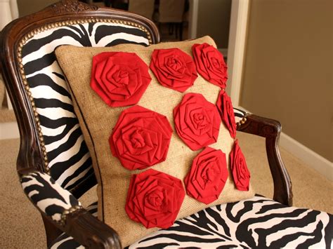 25 Easy Decorative Pillow Tutorials Make Throw Pillows Craftionary