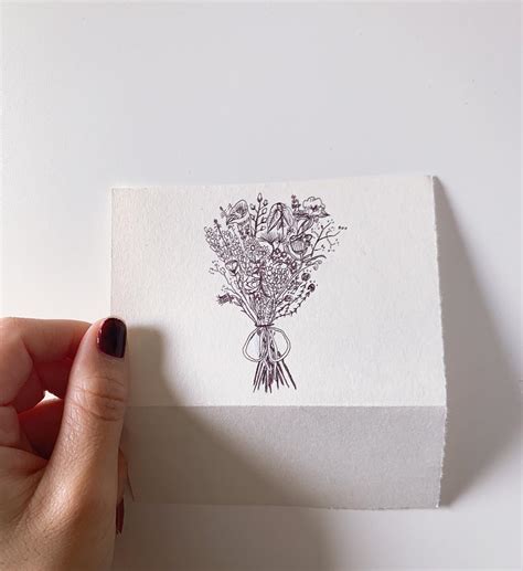 田中真琴 色んな人のイラストを参考にして一生懸命描いたので 口紅ボックスに貼りました オリジナル感ゼロです笑 イラスト