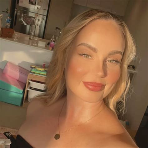 𝐁𝐑𝐎𝐎𝐊𝐄 𝐖𝐄𝐋𝐋𝐄𝐑 Brookeweller On Threads