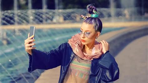 Ecco I Guadagni Della Influencer In Italia Ma Prima Sedetev