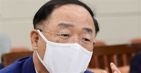 홍남기 4차 추경 취약계층에 혜택신속히 집행할 것