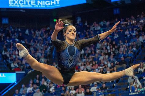 Kentuckys Gymnastics Team Wows Excite Night Crowd With Defeat Of No
