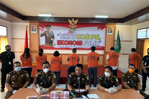 Foto Tersangka Korupsi Dana Hibah Pemulihan Pariwisata Ditahan Begini Modusnya