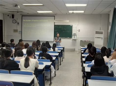 商学院新生专业介绍24级商务英语专业介绍 商学院 滁州职业技术学院