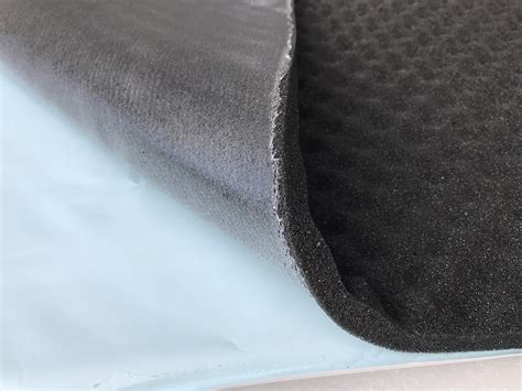 Шумоізоляція зі спіненого пінополіуретану з липким шаром 100х50х3 5см Soundprooff Soundwave 35