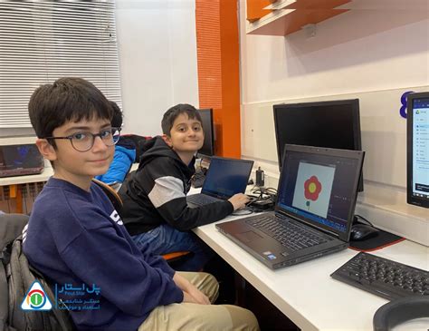 بهترین زبان برنامه نویسی در سال 2024 برای کودکان، نوجوانان و جوانان پل استار