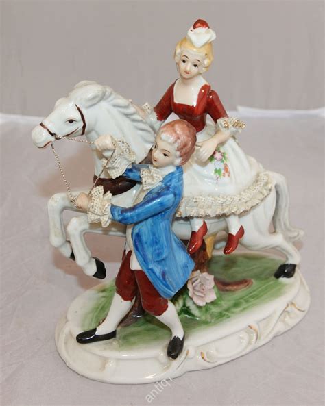 Кавалер с дамой на коне Фарфор статуэтки — Антикварный салон «Арбатъ