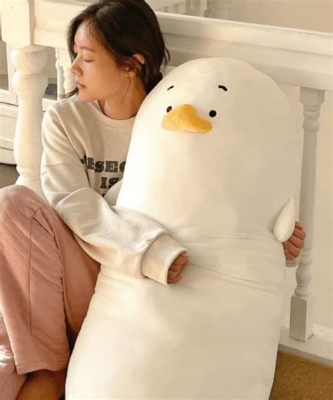 [오덕이 바디필로우🦆] 길 잃은 오덕이를 입양하세요 😭 대형 배게 침대 쿠션 등받이 귀여운 인테리어 용품 인형 소품