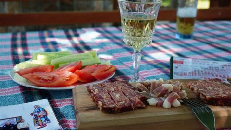 Автентичността не боли стига да не я превърнем в кич