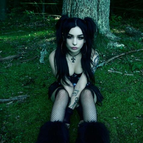 𖤐 Anna Violet ⛧ Violetofdread Snapchat Stories Spotlight And Lenses