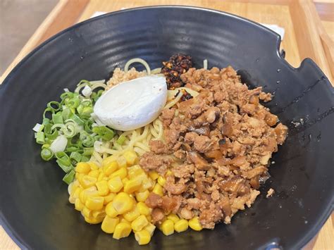 Yun Tea House Opens In Convoy District With Asian Tea Drinks And Savory