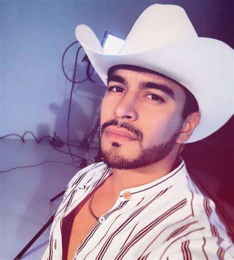 El Actor De Televisa Jonathan Becerra Anuncia En Instagram El