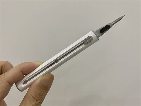 Bút vệ sinh tai nghe Airpod liệu có sạch giống như mới không Viết
