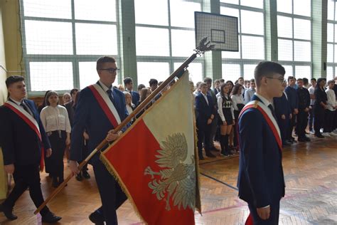 Ślubowanie uczniów klas pierwszych w CKZiU Technikum nr w Sosnowcu Dziennik Zachodni