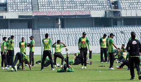 বলদশ এ দলর সমন তন সরজ Soccer field Sport Sports