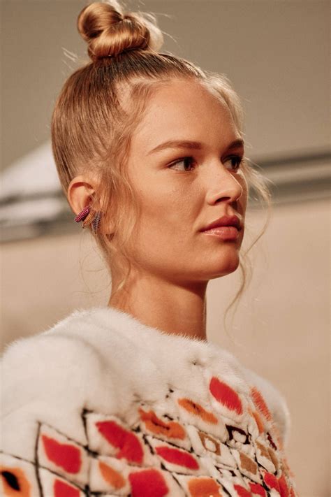 Springsummer 2019 Backstage Beauty With British Vogue Hair