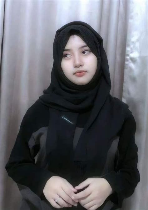 Pin oleh faiyaz di Bty di 2025 | Gaya hijab, Bola basket wanita, Sosok perempuan