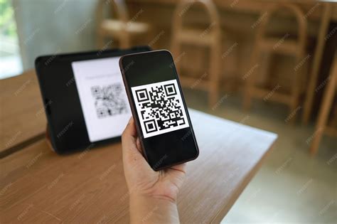 Premium Photo Qr Code Payment Woman Scanning Qr Code Online Shopping Cashless Technology Concept