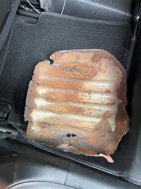 차 하부 질문배기구 커버 자동차 에펨코리아