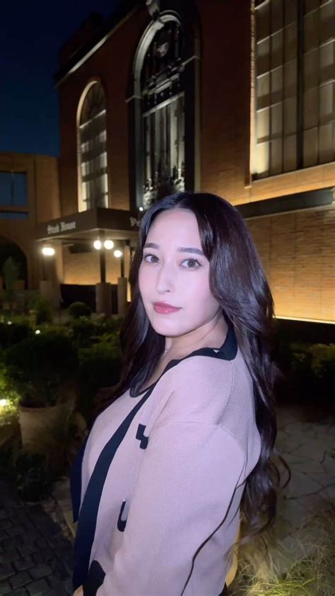 平田梨奈さんのインスタグラム動画 平田梨奈instagram「tell Me Somewhere Beautiful I Should