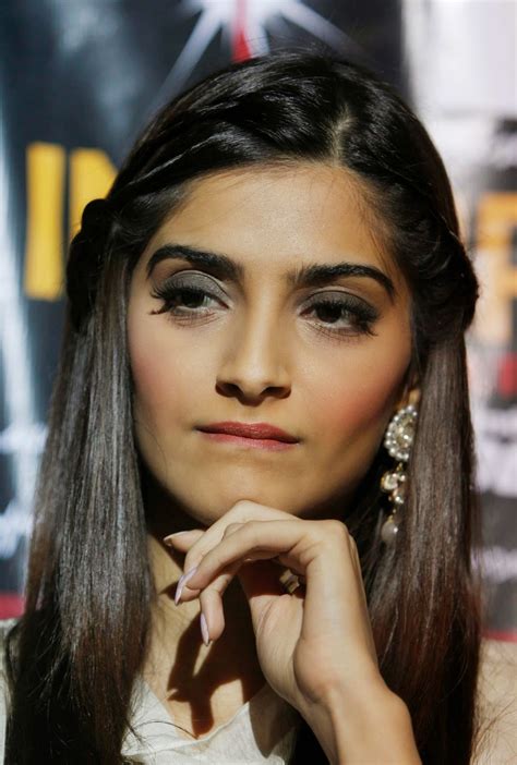 Indian Actresses Hq Pics Actress Sonam Kapoor At Mtv Inspiro Event In