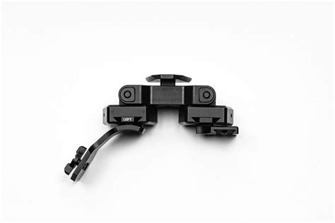 D 14 Dual Pvs 14 Mounting System Versatile Night Vision