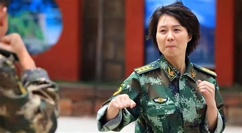 16岁入特警队，创52秒爬5层楼纪录至今无人破，霸王花雷敏有多牛