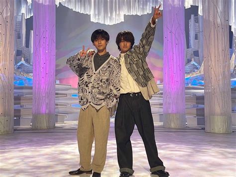キンプリ・永瀬廉and髙橋海人、シックな衣装もお似合い！「music Fair」で『なにもの』をパフォーマンス Okmusic