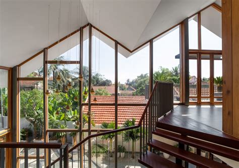 บ้านโมเดิร์นสองชั้น โถงสูงแบบ Double Space แต่งไม้กลิ่นอายมินิมอล มีแบบแปลน