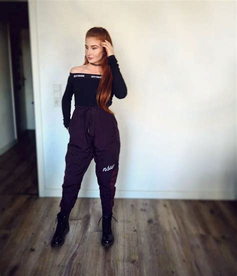 Model Sedcard Von Vanessa O Weibliches New Face Fotomodel Deutschland