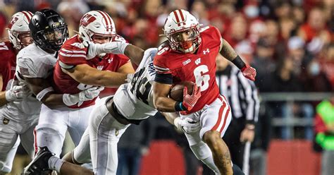 Watch Wisconsins Chez Mellusi Scores Go Ahead Touchdown Against Purdue