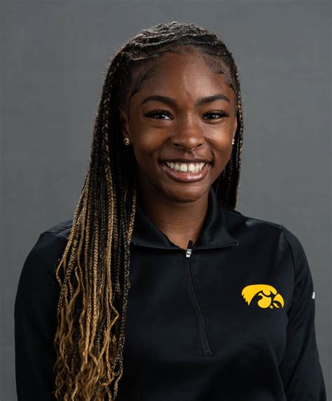 Tia Saunderss Instagram Twitter And Facebook On Idcrawl