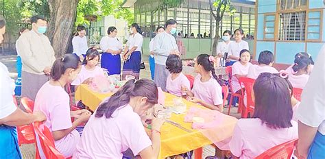 မြန်မာနိုင်ငံ အမျိုးသား လူ့အခွင့်အရေး ကော်မရှင်မှအဖွဲ့ဝင်များ