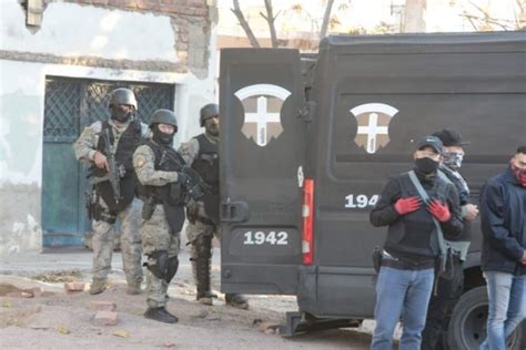 De película megaoperativo policial y allanamientos masivos en el Gran