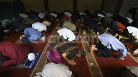 Tata Cara Salat Gerhana Terdapat Fenomena Gerhana Matahari Hibrida Di