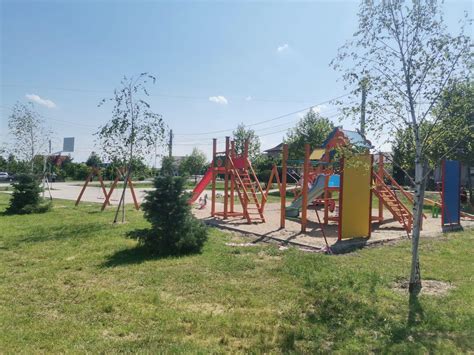 Primăria Dărmănești a finalizat un nou spațiu de joacă pentru copiii