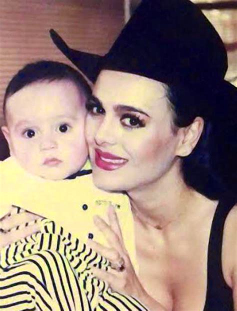 Maribel Guardia Reveals What She Will Do With Julián Figueroas Ashes