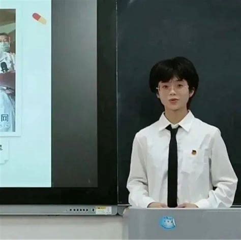 【优秀毕业生】2018级优秀毕业生谢欣凌：振鳞方跃浪，骋翼正凌风曲园行囊规划