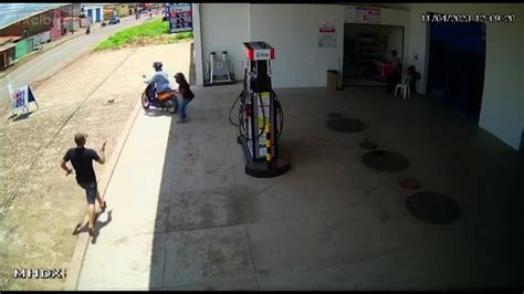 Mulher é Morta Com Três Tiros Em Posto De Combustível No Litoral Do