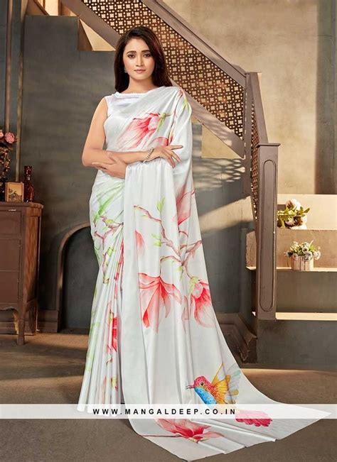 White Color Digital Printed Saree Color Of This Fancy Saree Is White Fabric Of This Saree Is