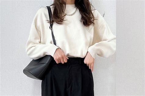 ユニクロ3990円のニットが超優秀。タックワイドパンツと合わせればシンプルで上品に Esseonline（エッセ オンライン）