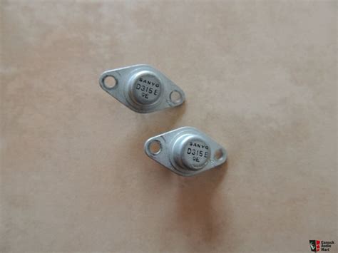 Sanyo 2SD315E Output Transistors Original Pulls From QTA 753 Receiver