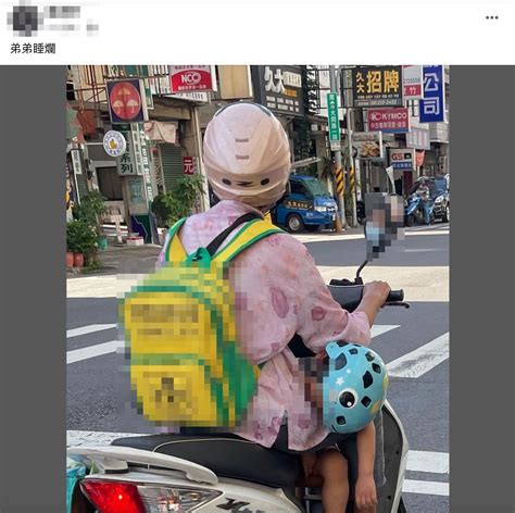 弟弟睡爛！阿嬤騎車載孫「溫馨畫面」被拍下 網掀論戰 Yahoo奇摩汽車機車