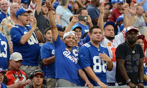 New York Giants Fans Brutally Assault New England Patriots Fans Video