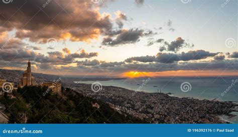 φωτογραφία της εκκλησίας του αγίου πέτρου και παύλου στο λίβανο