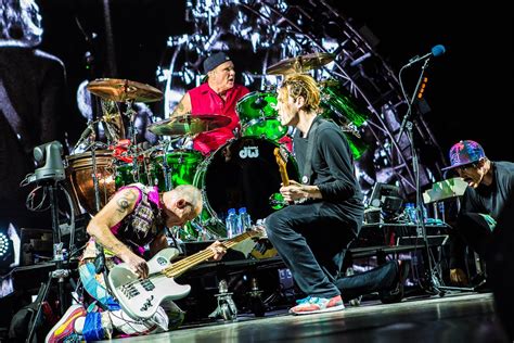 Nieto Ni Lo Otro De Todo Un Poco Vean Concierto Completo De Red Hot