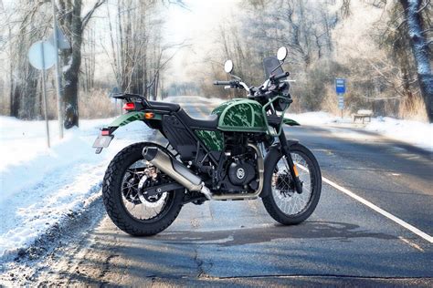 2022 Yezdi Adventure Vs Royal Enfield Himalayan Photo Comparison