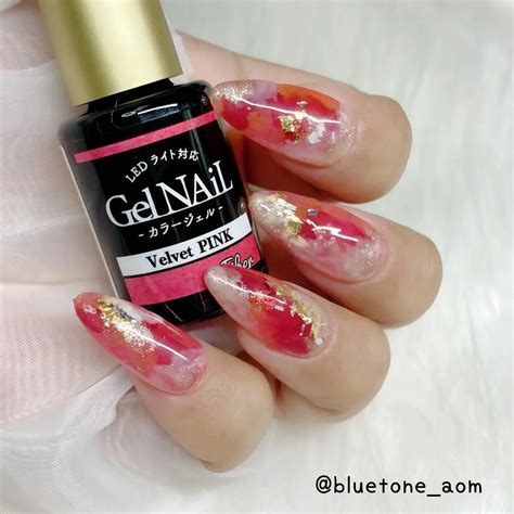 セリアのネイル・ネイルケア ネイルホイル＆ジェルネイル（ライト対応）を使った口コミ Seriaジェル Velvet Pinkをメインで使った