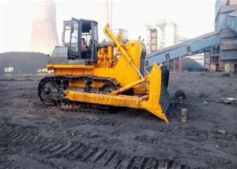 Beml Bd155 Crawler Dozer With Semi U Blade Hydrostatic Transmission At Best Price In New Delhi