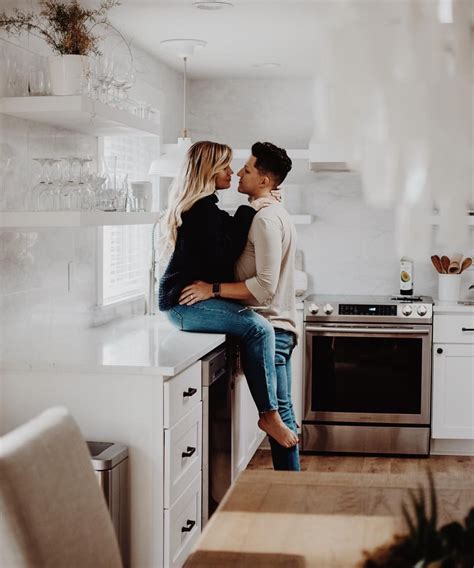 Молодая Пара Домашние Фото — Картинки фотографии